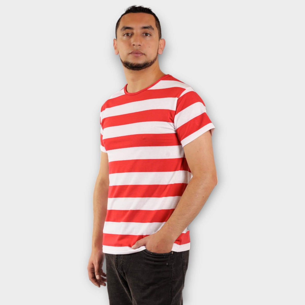 Camiseta de rayas rojas y blancas: estilo clásico – Derayas.jpg